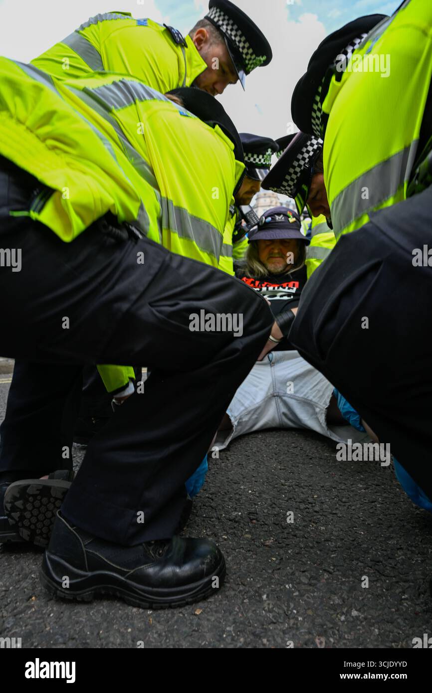 London, UK, 6th September 2025: Supporters of the proscribed terrorist ...