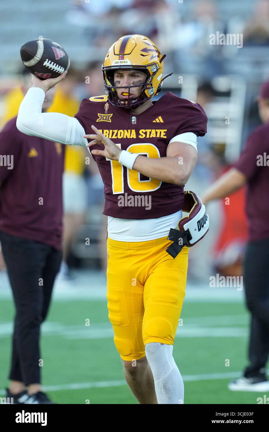 Arizona State quarterback Sam Leavitt warms up prior to an NCAA ...