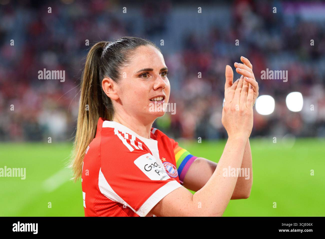 Munich, Germany, September 6th 2025: Sarah Zadrazil (25 FC Bayern ...