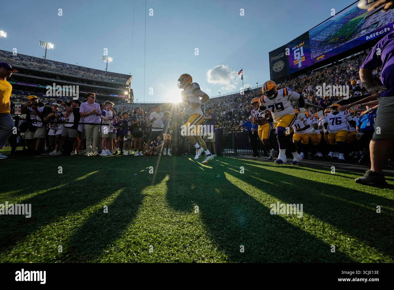 LSU quarterback Garrett Nussmeier (18) enters the field before an NCAA ...