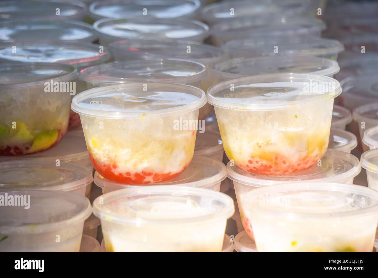 Es oyen is a cold drink consisting of a mixture of various fresh fruits ...