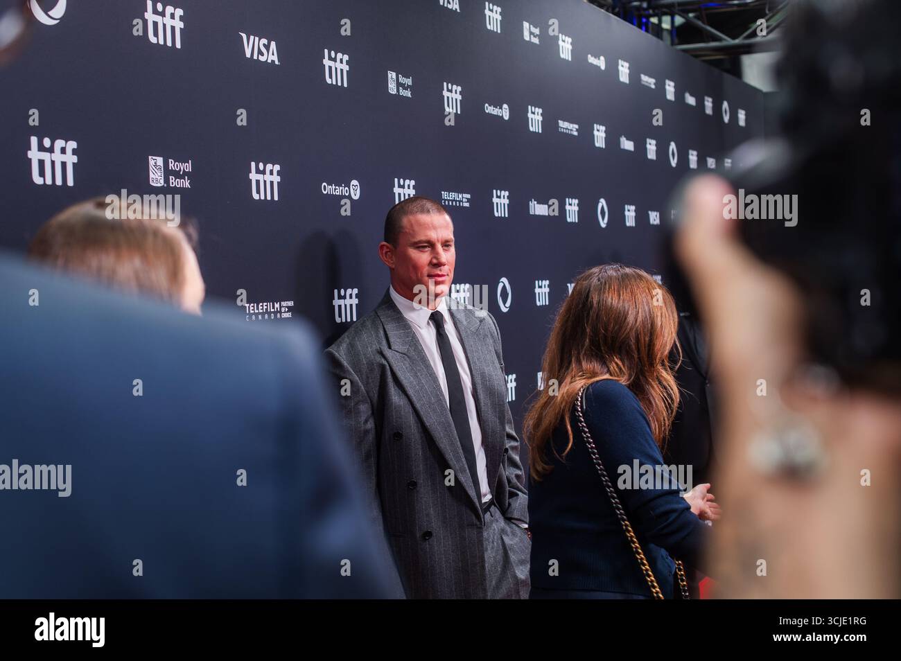 Channing Tatum arrives on the red carpet for ‚ÄúRoofman‚Äù at the ...