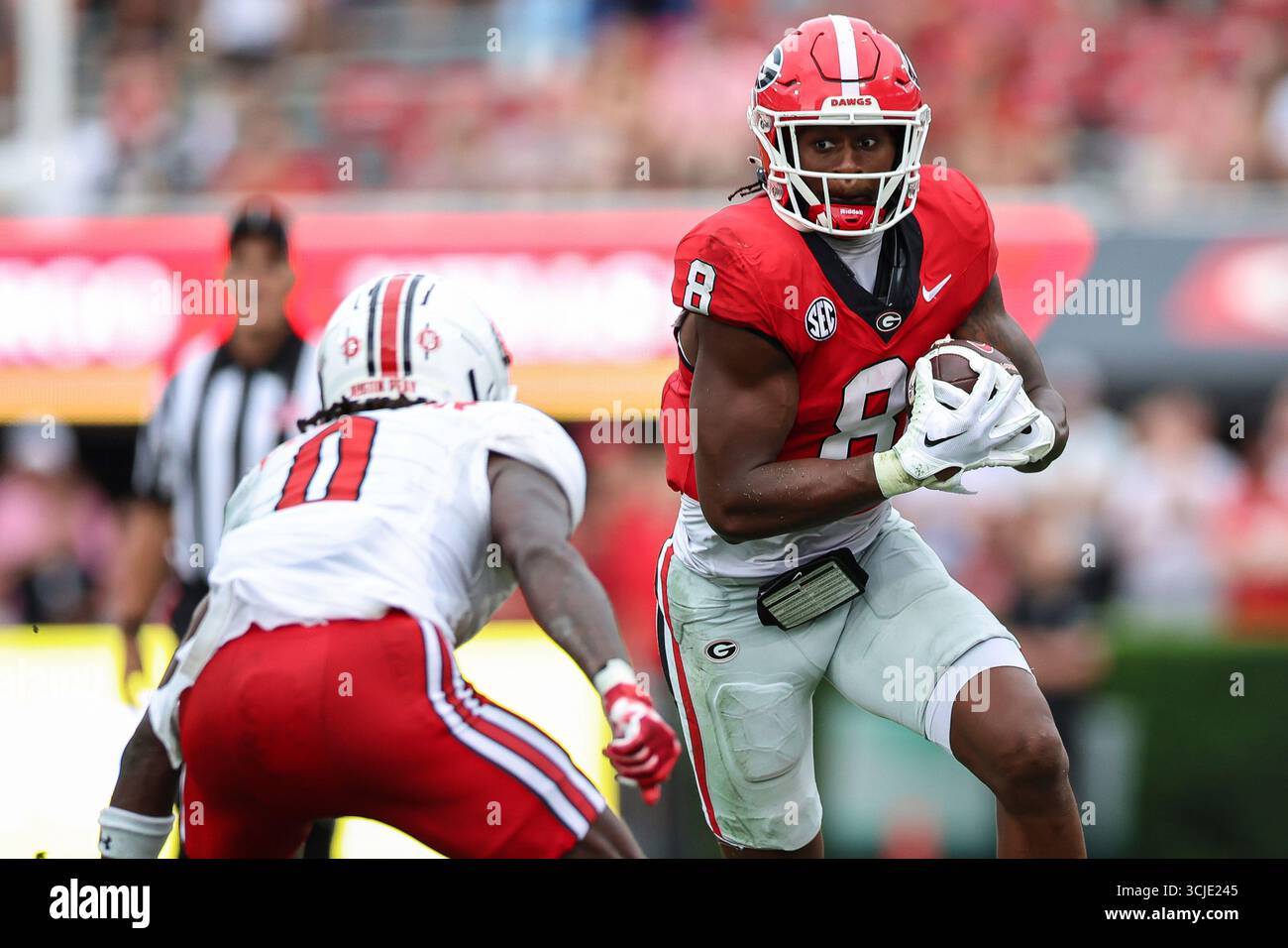 Georgia wide receiver Colbie Young (8) runs with the ball during the ...