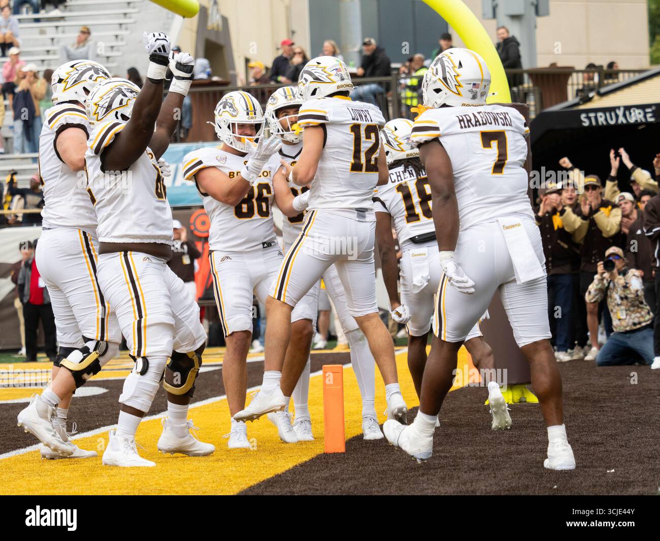 KALAMAZOO, MI - SEPTEMBER 06: Western Michigan Broncos quarterback Broc ...