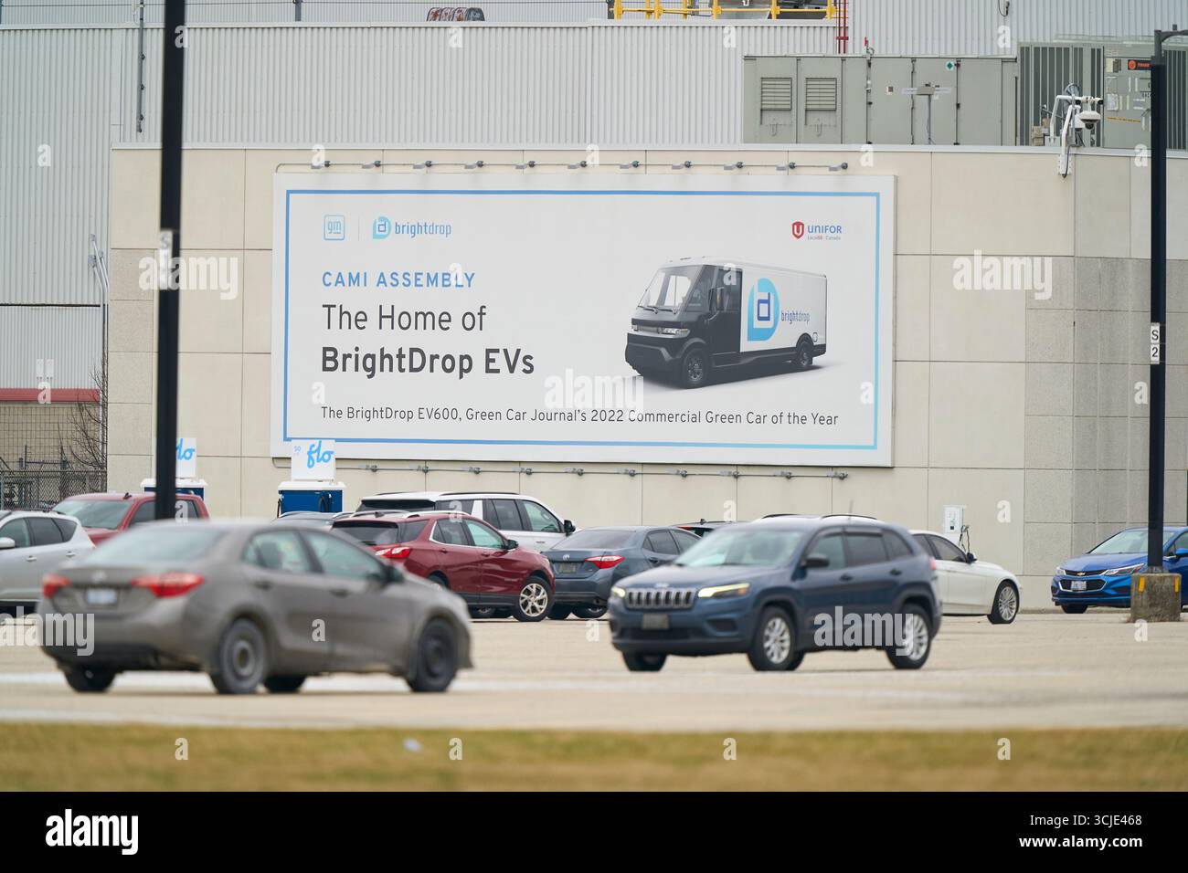 Employee's cars sit in the parking lot at GM‚Äôs Cami Assembly plant in ...