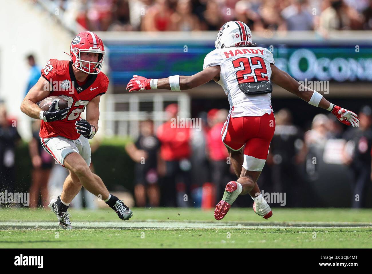 Georgia running back Cash Jones (32) runs with the ball during the ...