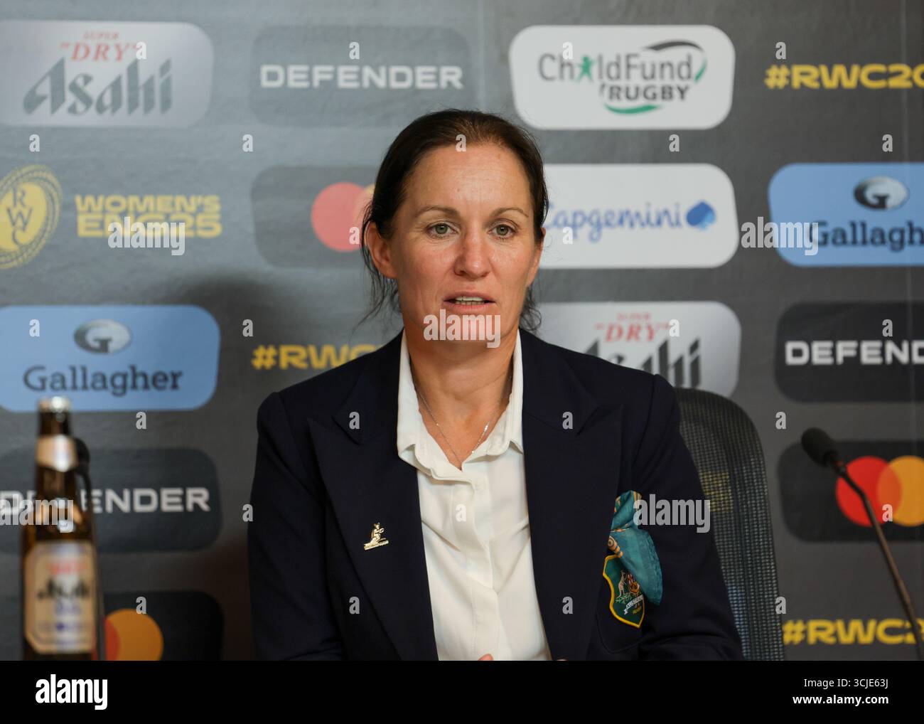 Brighton & Hove, UK. 6th August 2025. Australia coach Joanne Yapp at ...