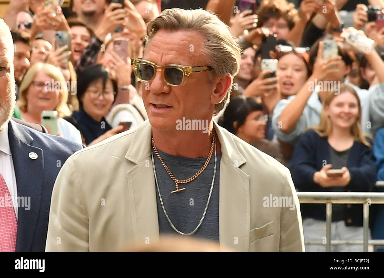 Daniel Craig attends the premiere of "Wake Up Dead Man: A Knives Out ...