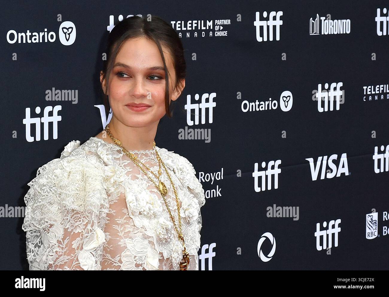 Cailee Spaeny attends the premiere of "Wake Up Dead Man: A Knives Out ...