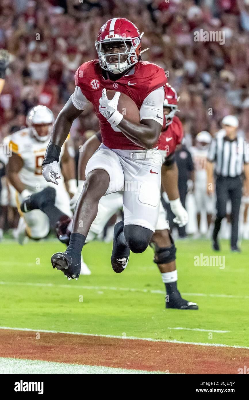 Alabama running back Richard Young (9) runs the ball for a touchdown ...