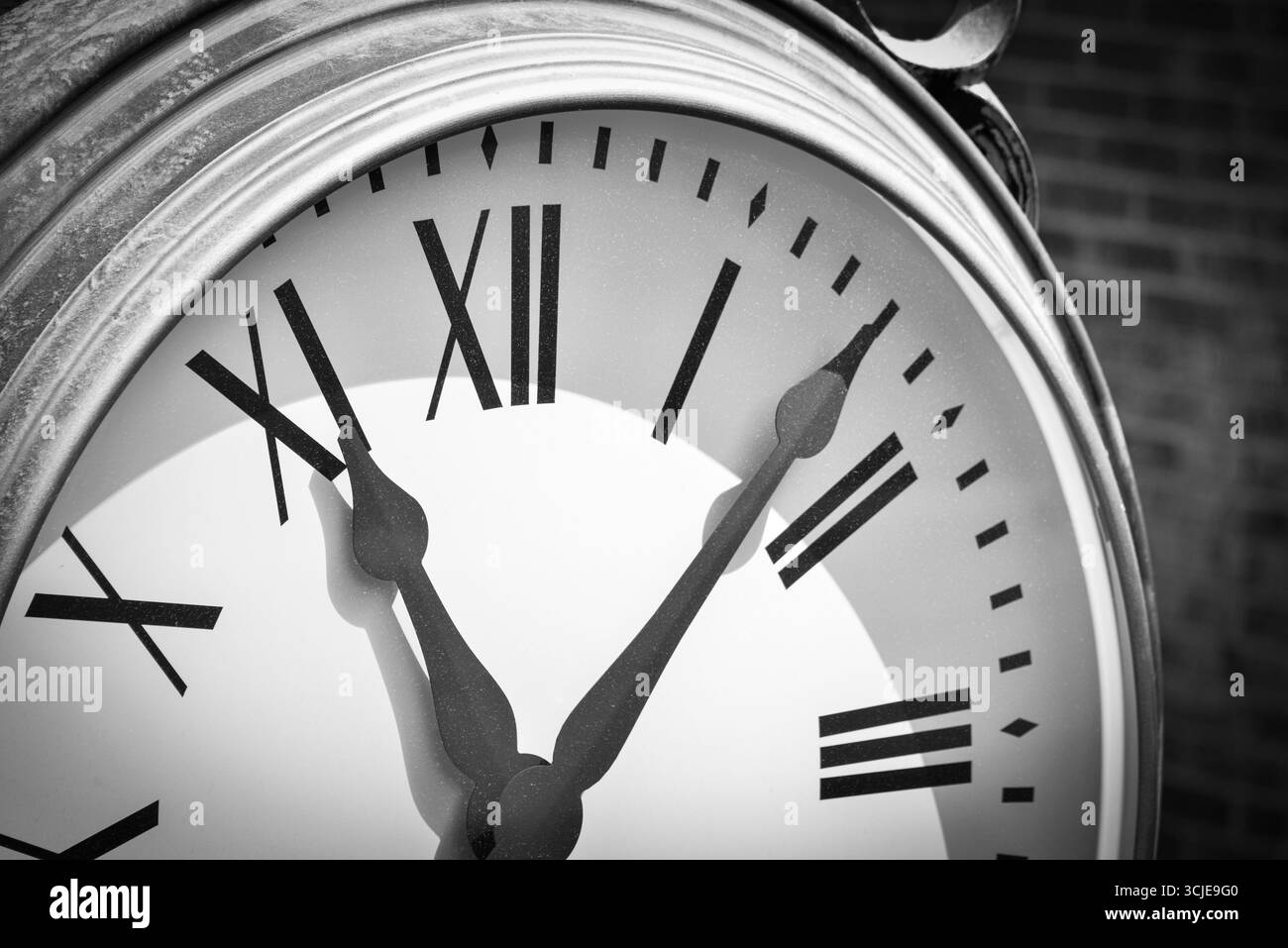 Detail clock face numbers hi-res stock photography and images - Alamy