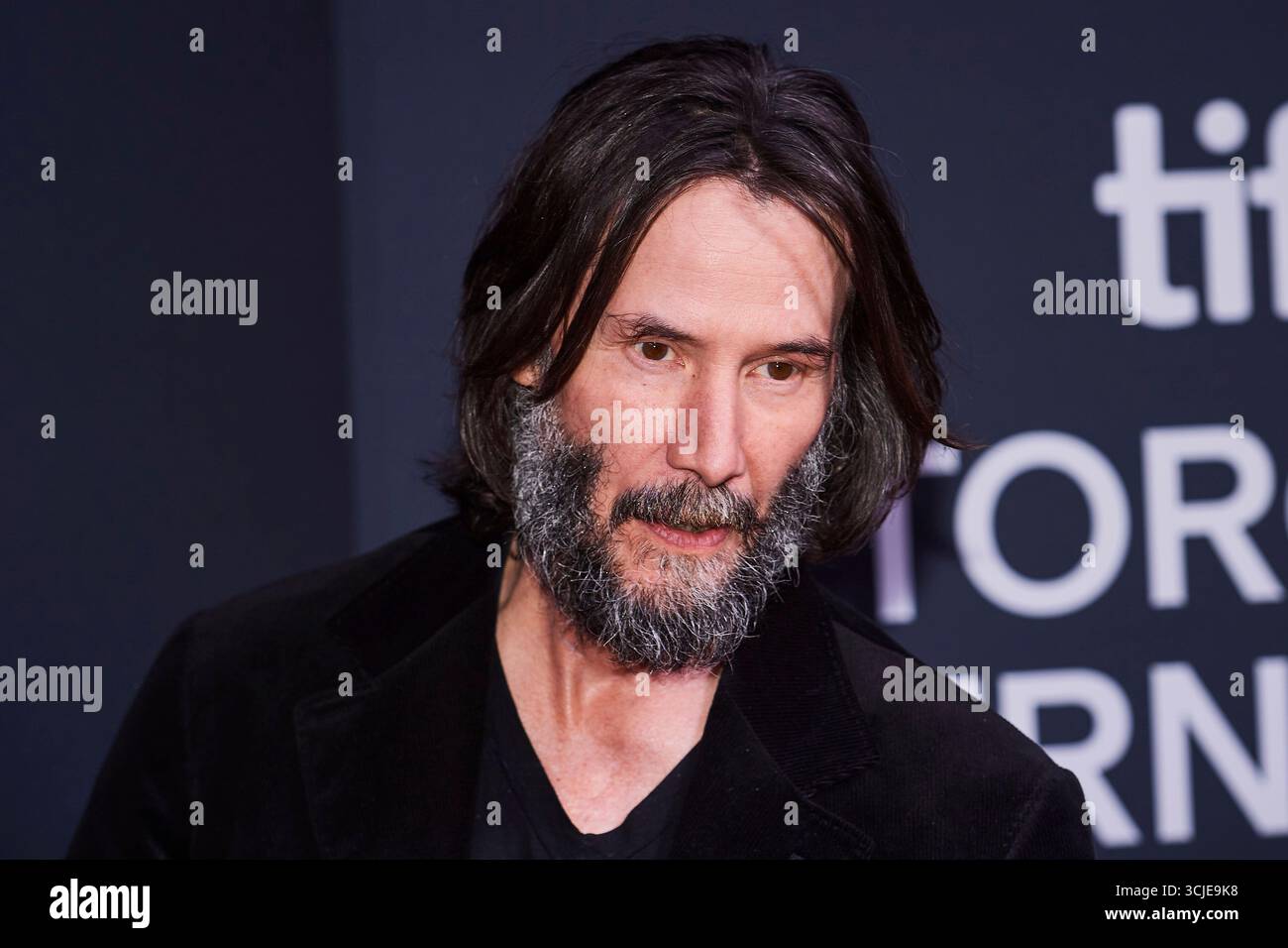 Actor Keanu Reeves is photographed on the red carpet for the film "Good ...