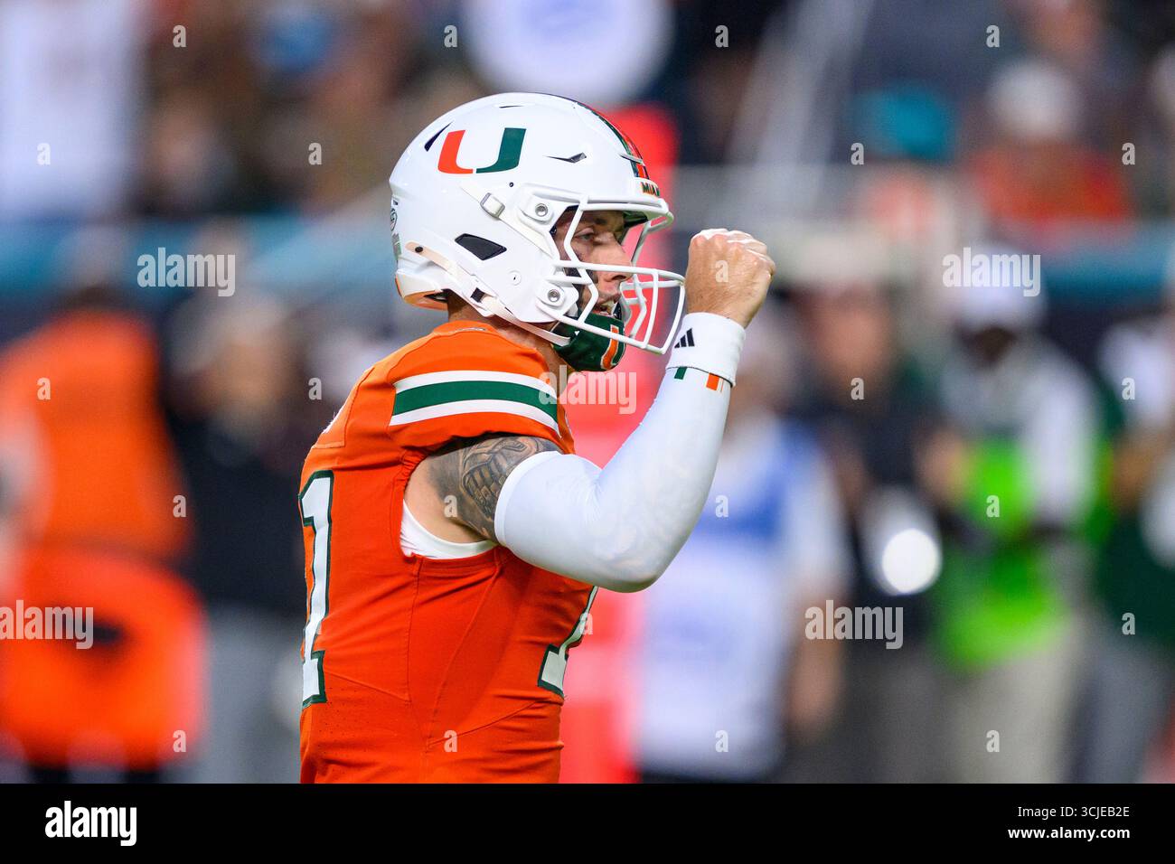MIAMI GARDENS, FL - SEPTEMBER 06: Miami Hurricanes quarterback Carson ...