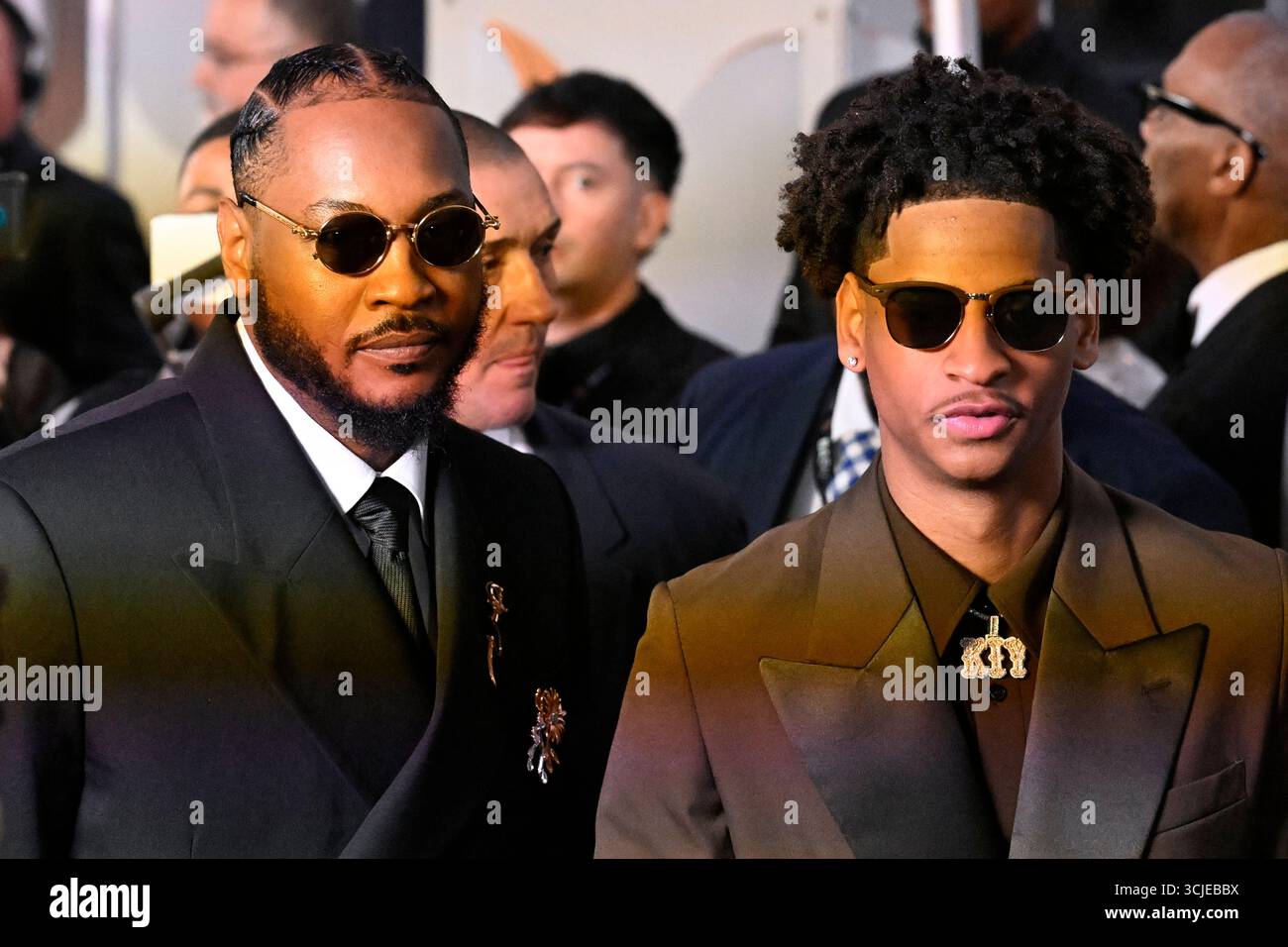 Carmelo Anthony arrives to the 2025 Basketball Hall of Fame ...
