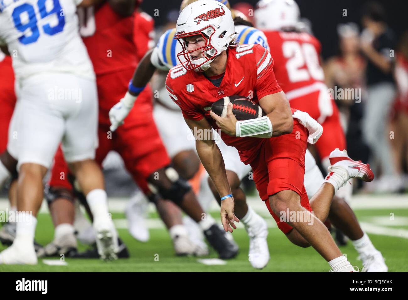 Las Vegas, NV, USA. 6th Sep, 2025. UNLV Rebels quarterback Anthony ...