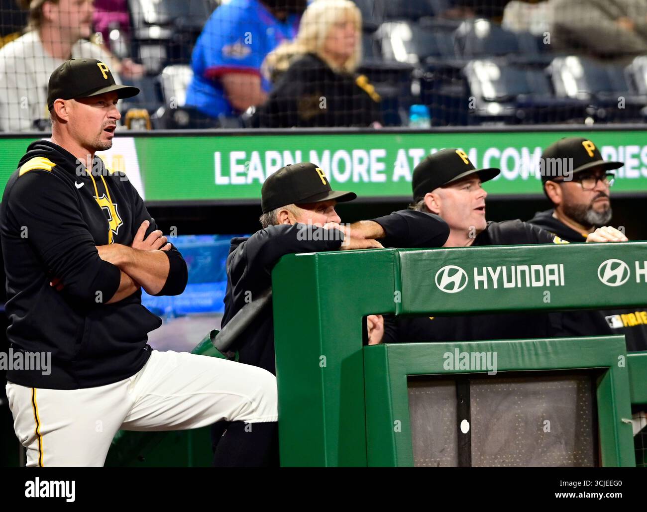 Pittsburgh Pirates manager Don Kelly (12) during the Milwaukee Brewers ...