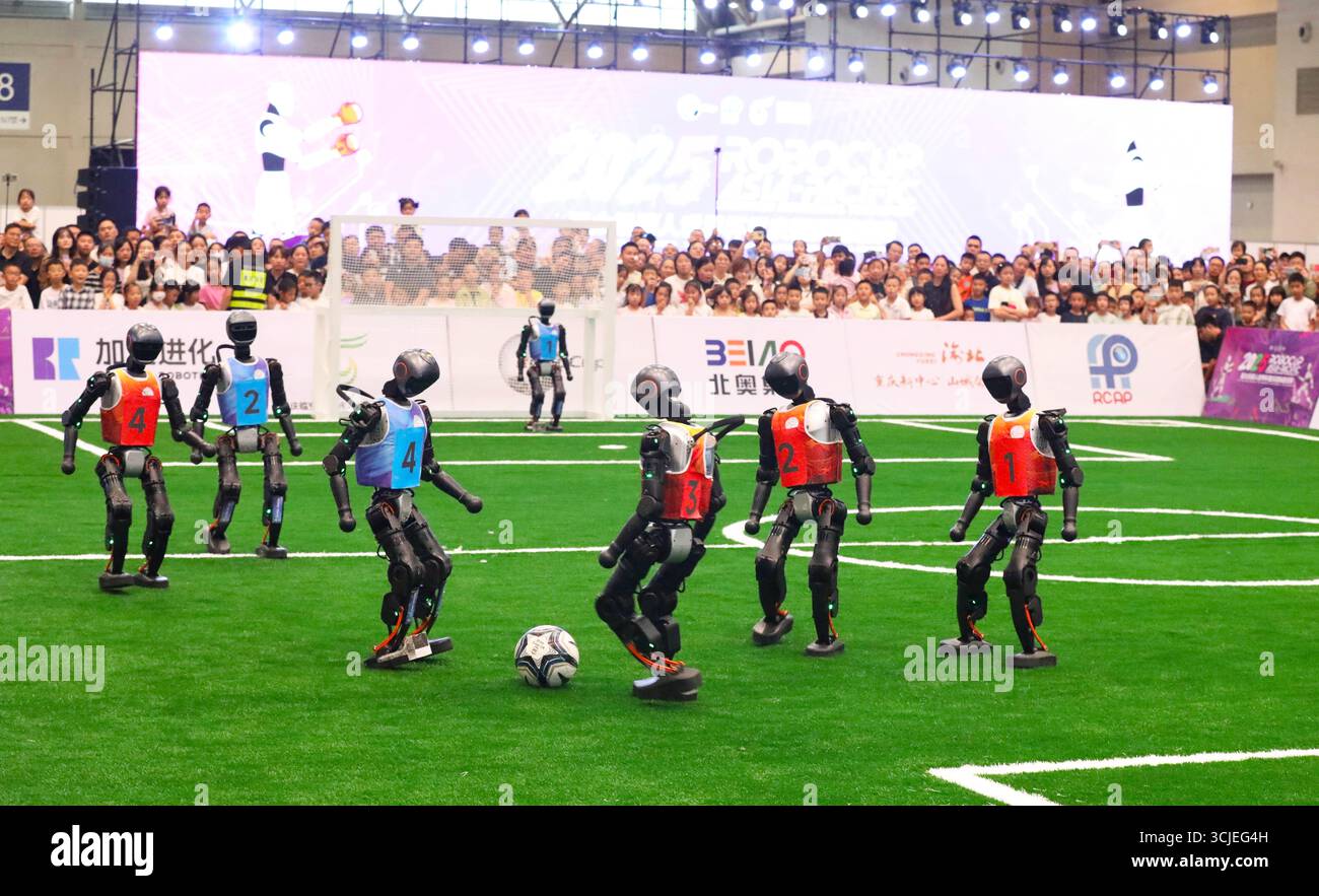CHONGQING, CHINA - SEPTEMBER 6, 2025 - Humanoid robots participate in a ...