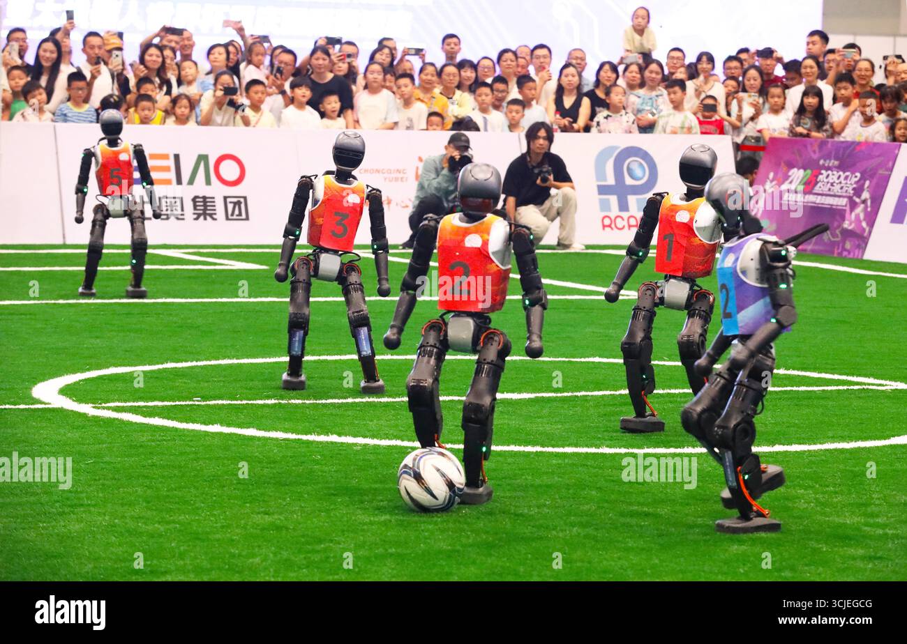 CHONGQING, CHINA - SEPTEMBER 6, 2025 - Humanoid robots participate in a ...