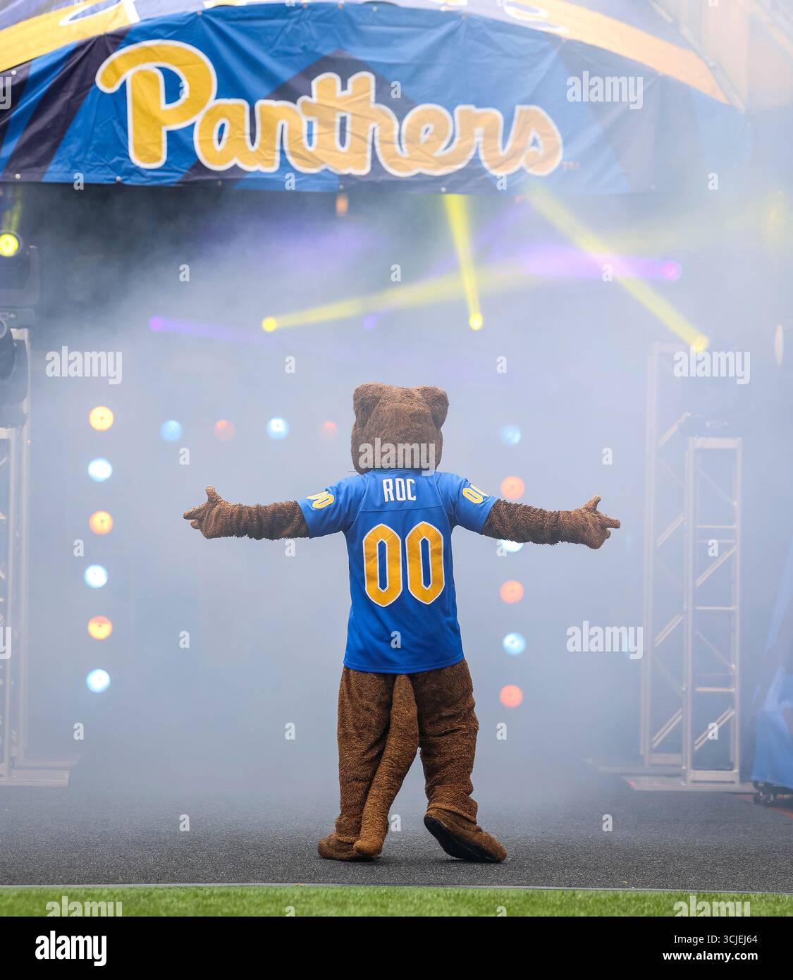 September 6, 2025: Pitt Panthers mascot Roc before the NCAA football ...