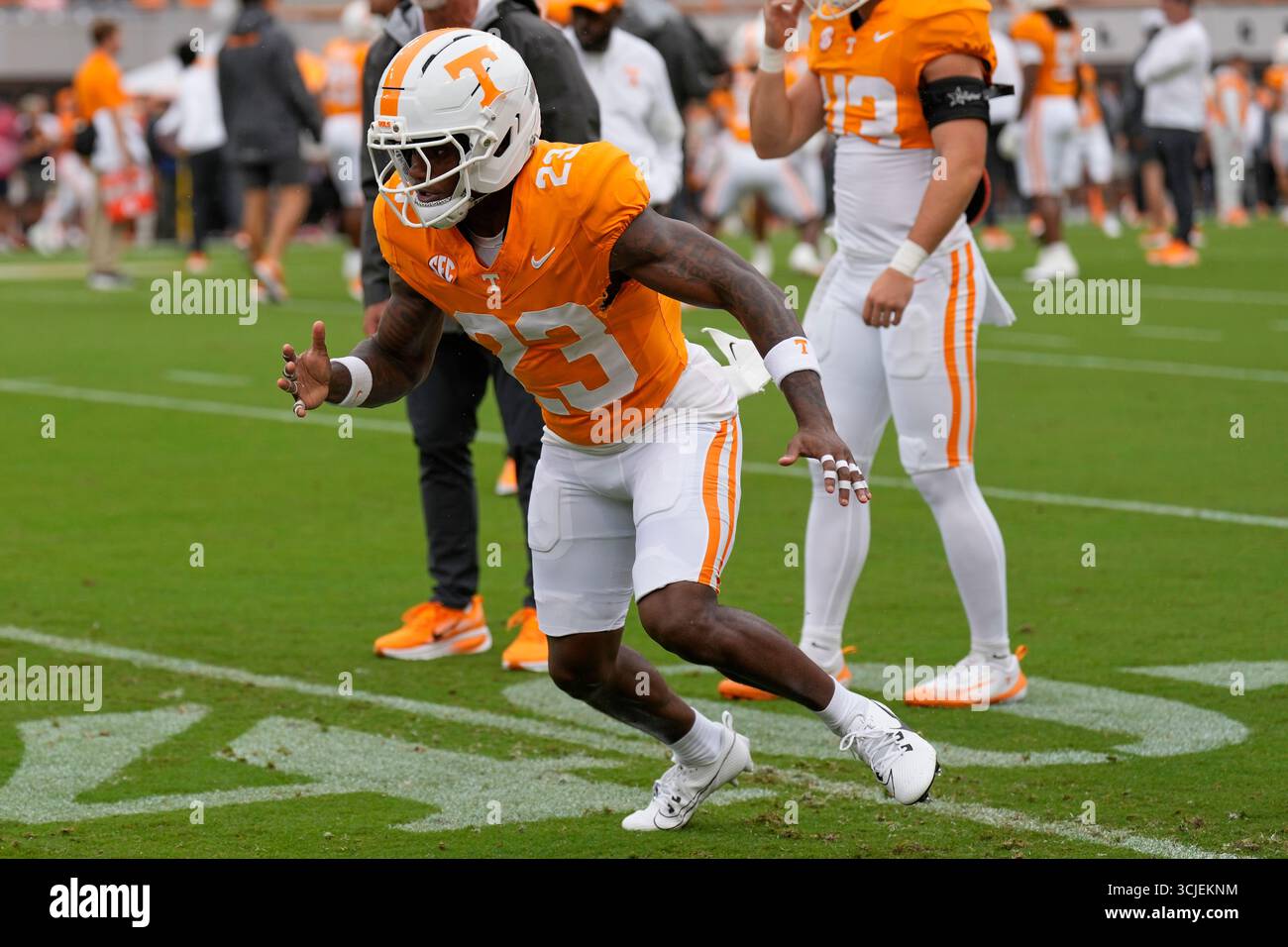 Tennessee defensive back Boo Carter (23) warms up before an NCAA ...