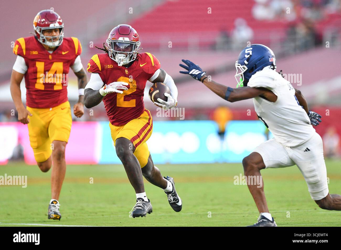 LOS ANGELES, CA - SEPTEMBER 06: USC Trojans running back Waymond Jordan ...