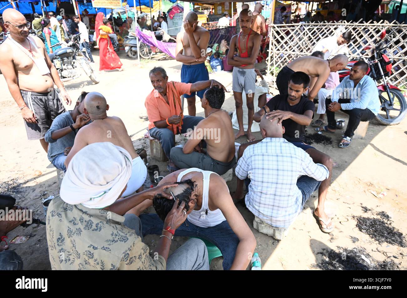 September 7, 2025, Prayagraj, Uttar Pradesh, India: Prayagraj: Devotee ...
