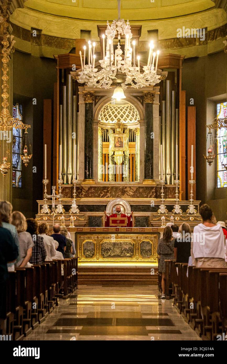 Chiesa parrocchiale di santa maria segreta hi-res stock photography and ...