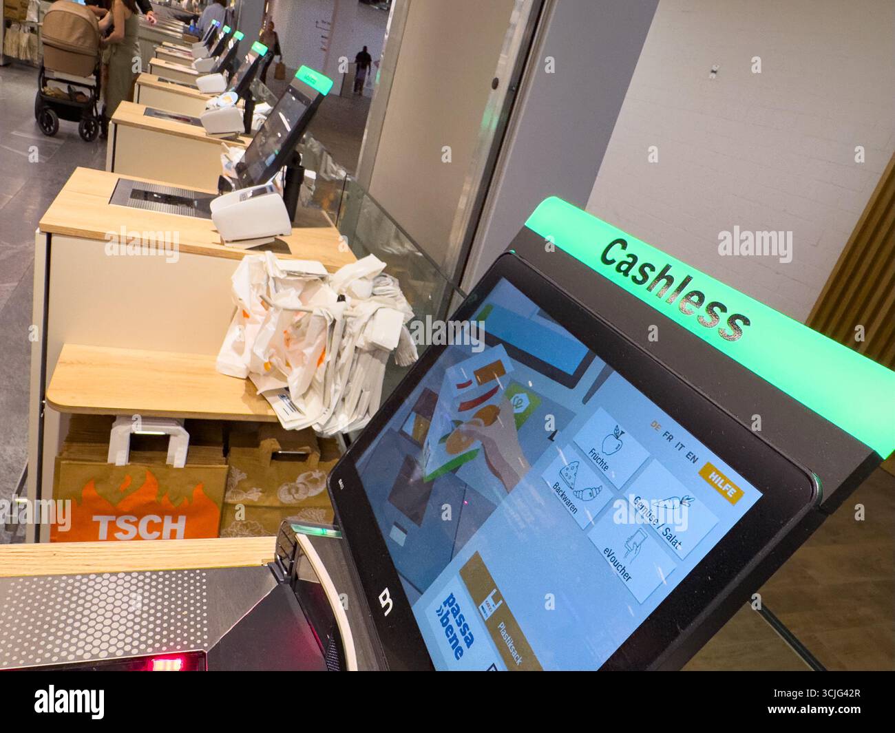 Storefront systems hi-res stock photography and images - Alamy