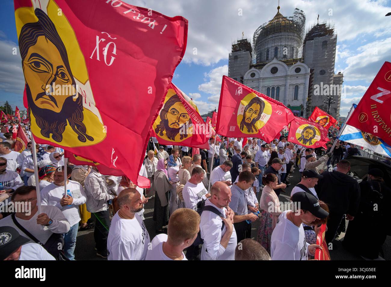 Russian Orthodox Church believers take part in a religious procession ...