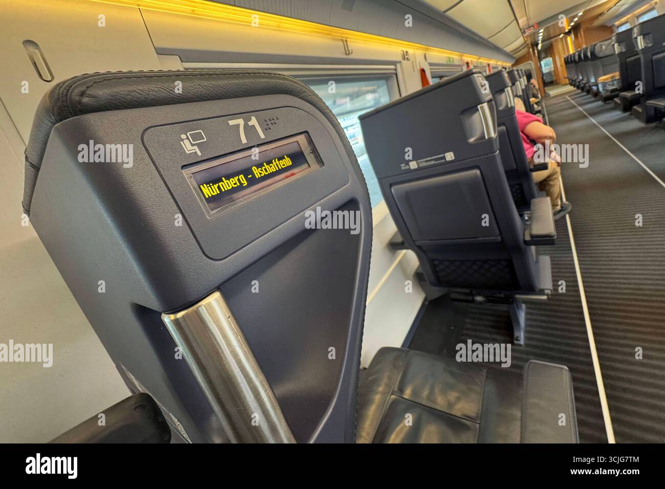 Themenfoto Sitzplatzreservierung,reservierter Sitzplatz,Bahnreise ...