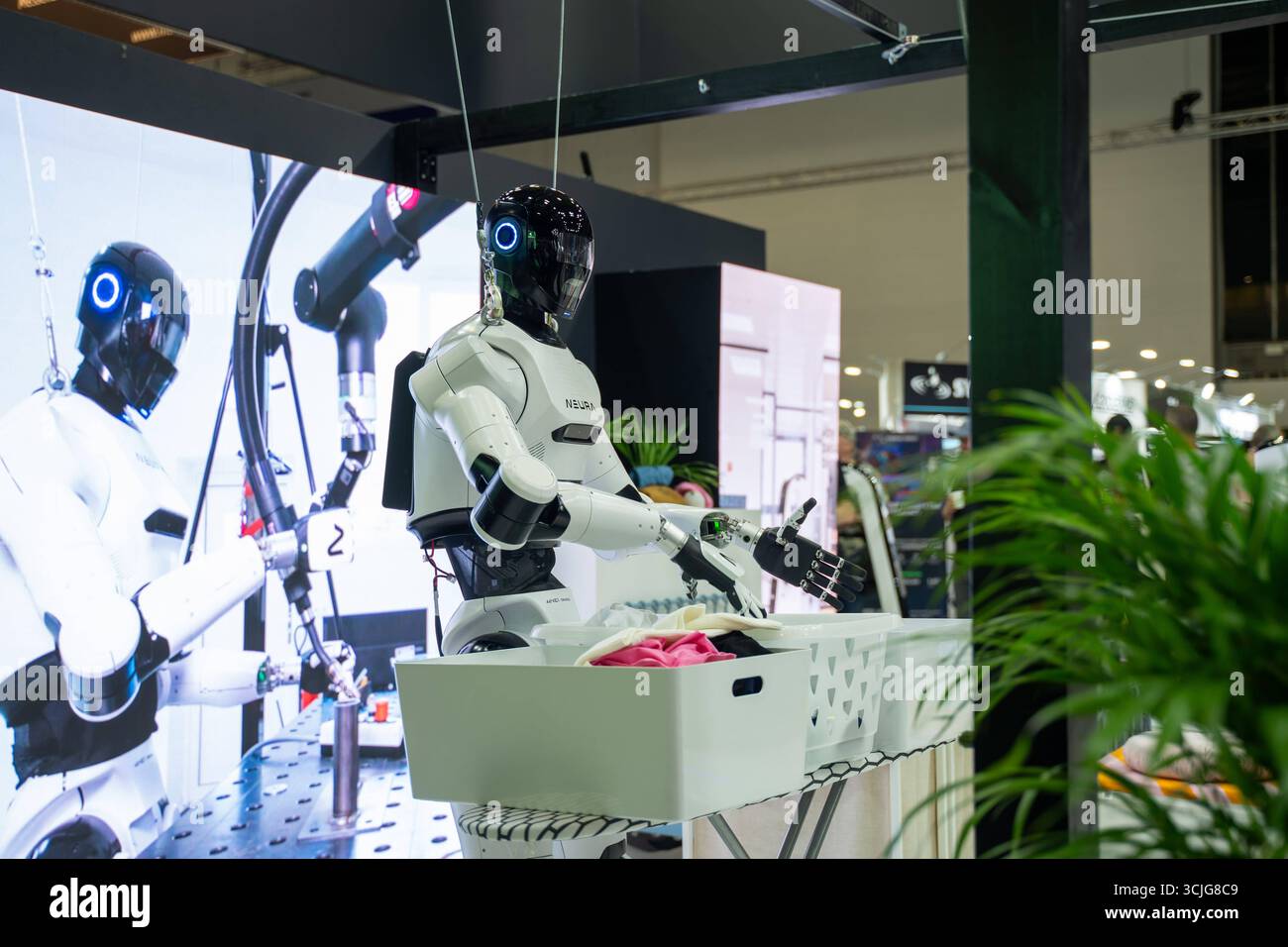 Themenbild - Der Haushaltsroboter 4NE-1 vom Unternehmen NEURA Robotics ...