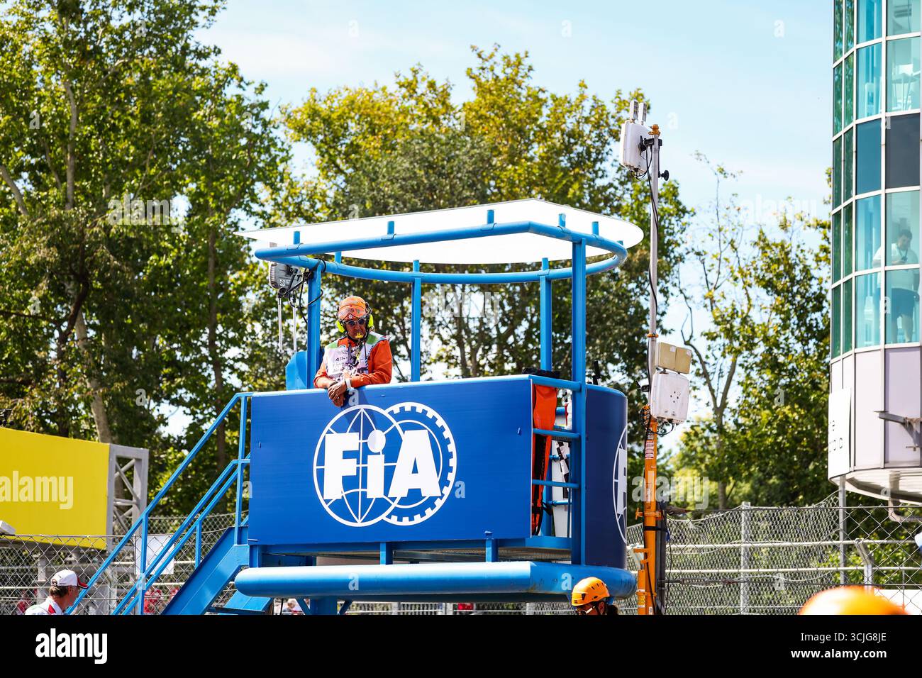 FIA marshall, commissaire de piste, marshal, marshalls, marshals during ...