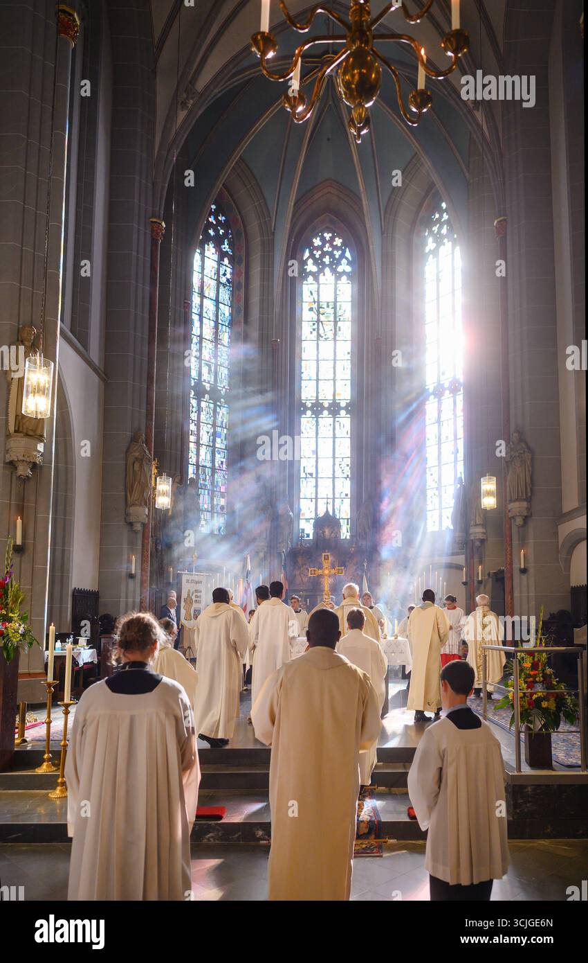 Festmesse 150 Jahre Arnold Janssen in MM mit Kardinal, Festmesse 150 Jahre Jubilaeum Arnold ...