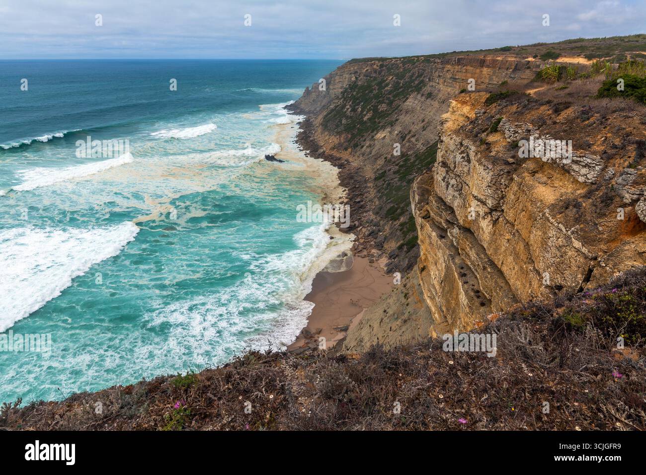 Dramatic coastal cliff overlooks hi-res stock photography and images ...