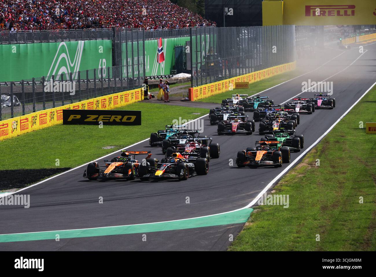 04 NORRIS Lando (gbr), McLaren F1 Team MCL39, action, 01 VERSTAPPEN Max ...