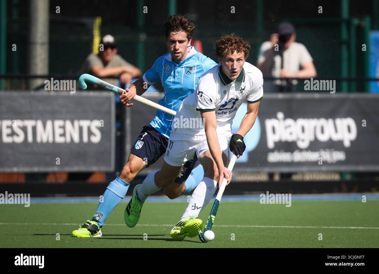 WatDucks' Marin Van Heel pictured in action during a hockey game ...