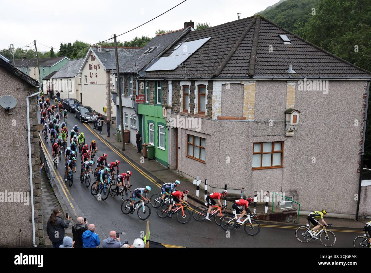 Deri, UK. 07th Sep, 2025. Competitors ride through Deri .Lloyds Tour of ...