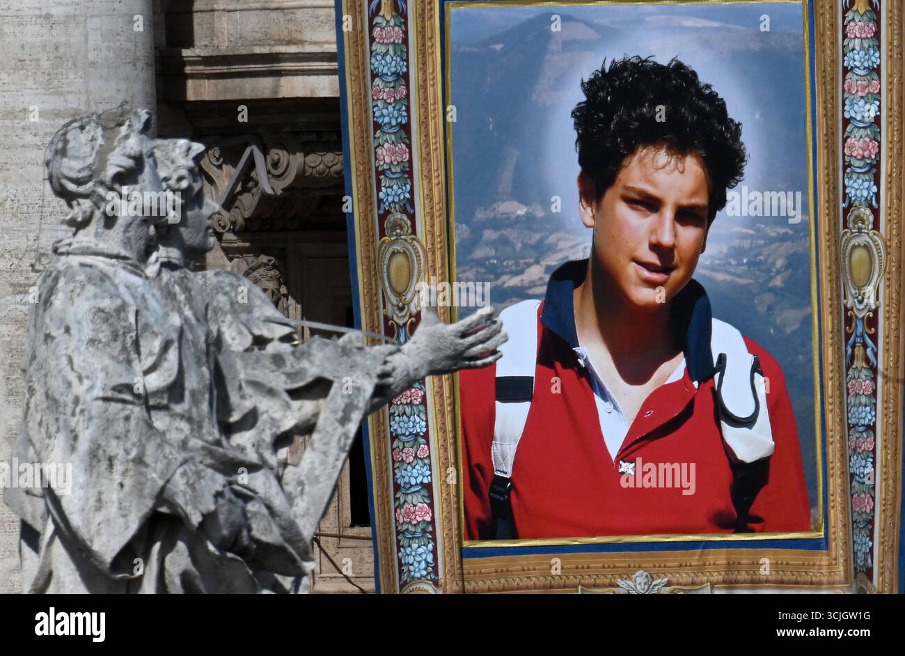 Portrait of new saint Carlo Acutis on Saint Peter’s basilica as Pope ...