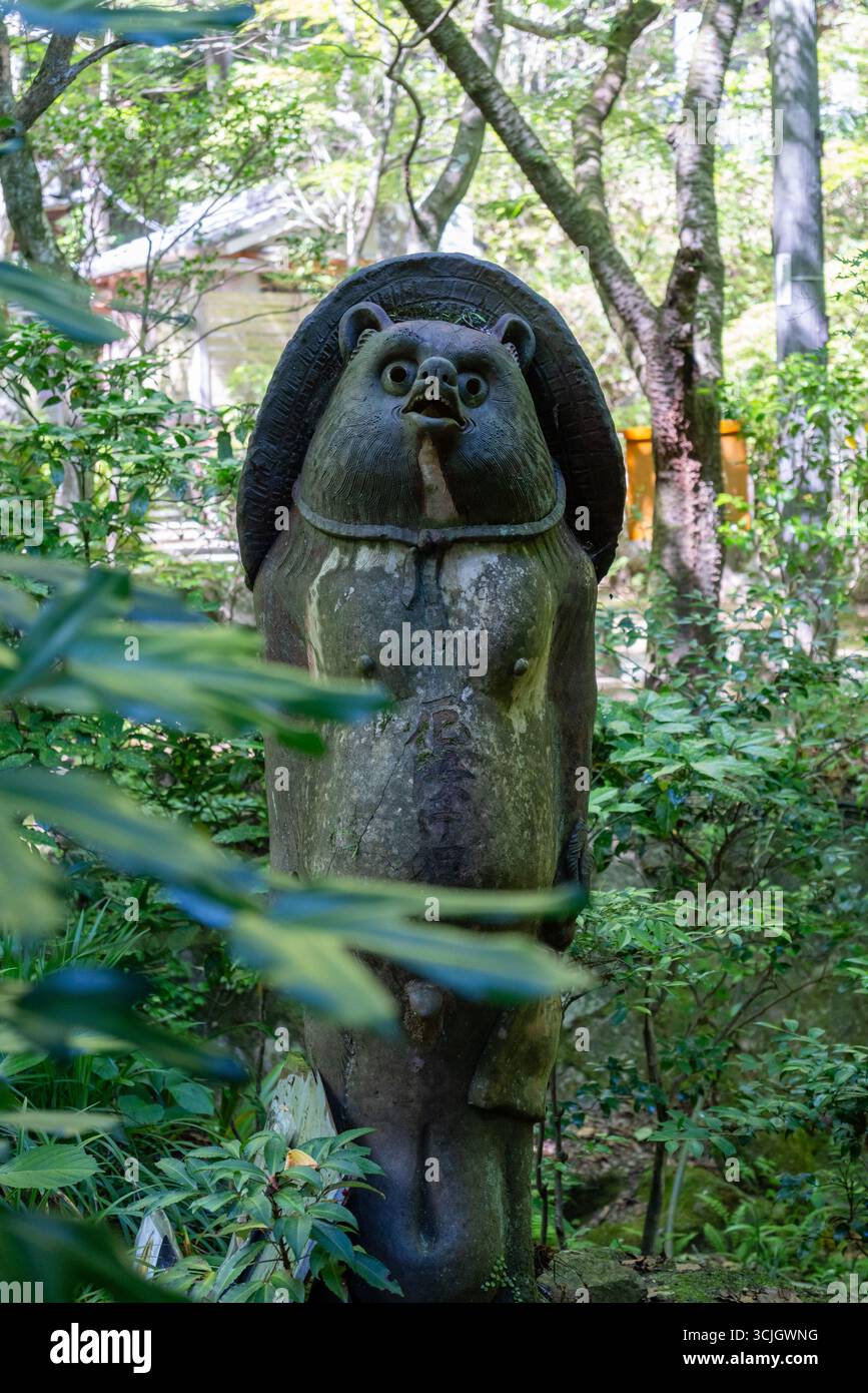 Tanuki statue hi-res stock photography and images - Alamy