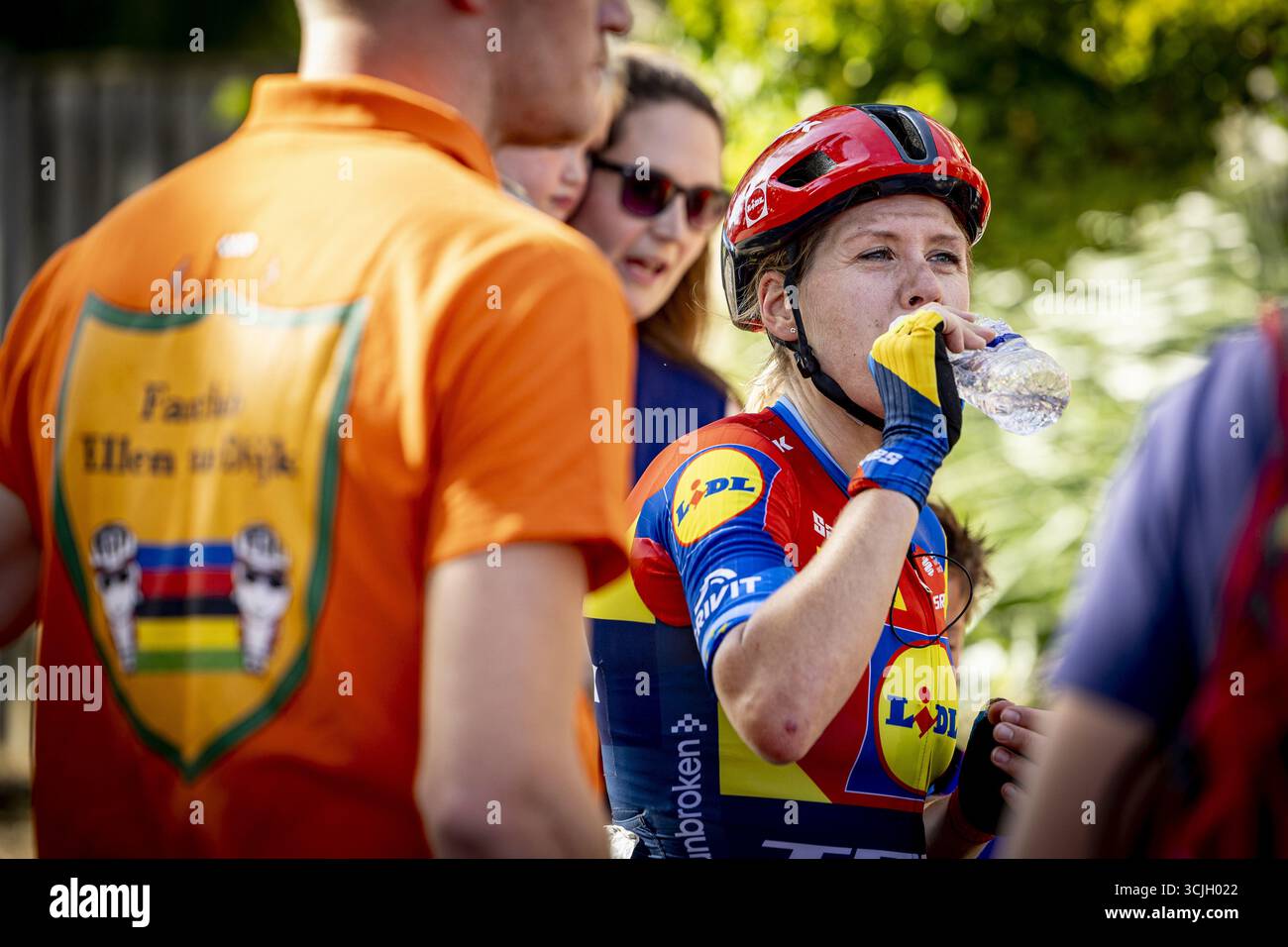LICHTENVOORDE - Cyclist Ellen van Dijk after the final stage of the ...
