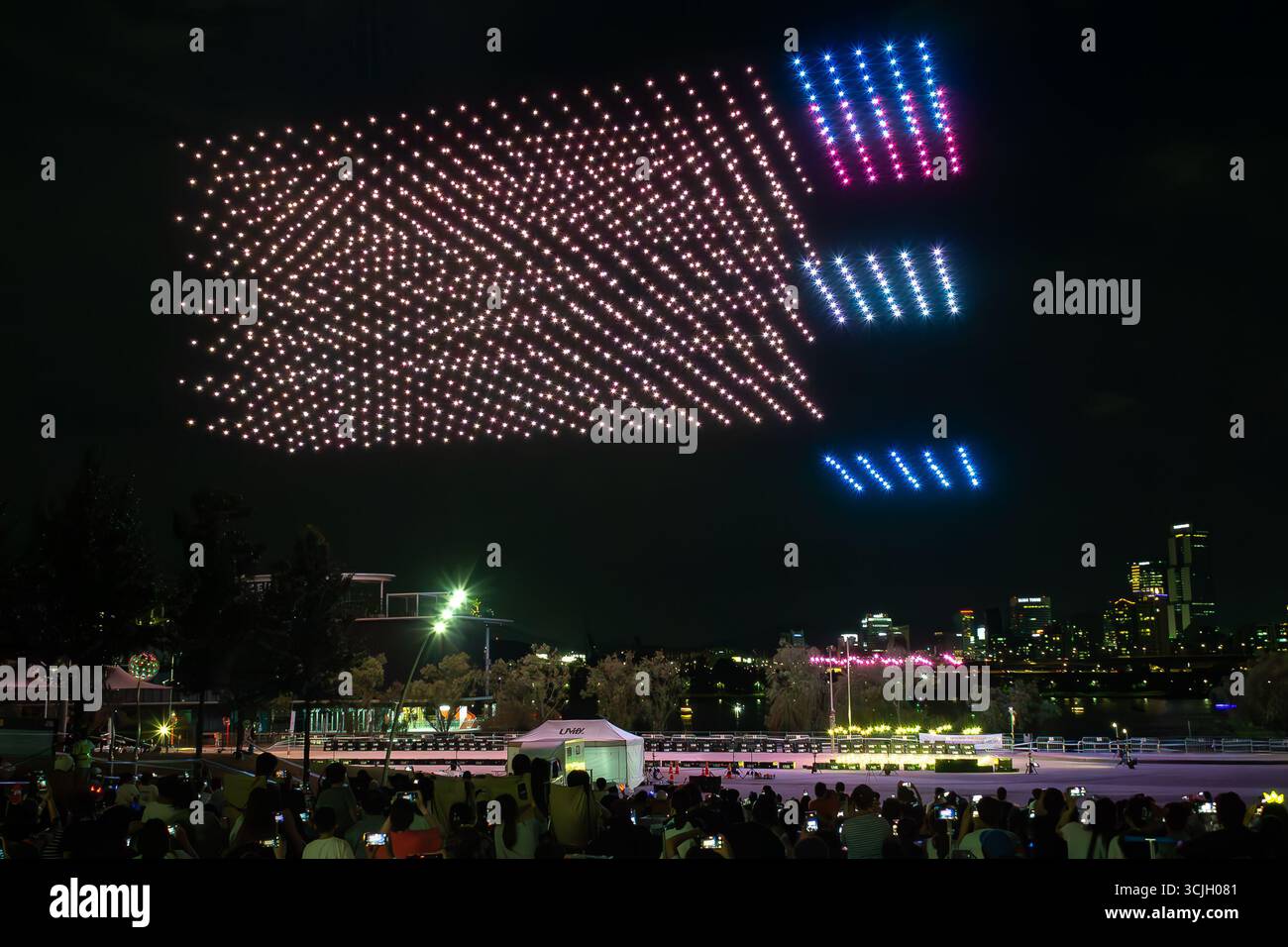 Seoul, South Korea. 07th Sep 2025. Seoul staged a drone light show inspired by the Netflix KPop ...