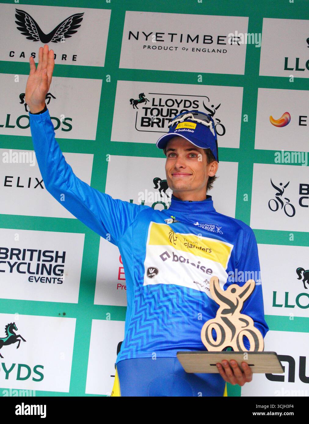 Flanders Baloise's Victor Vercouillie with the award for King Of The ...