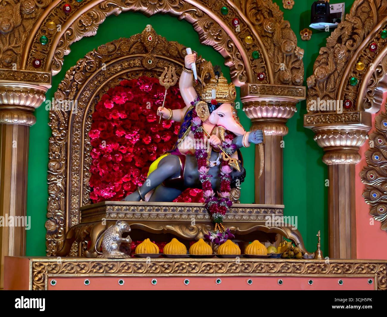27 August 2025, Pune, Maharashtra, India, Beautiful idol of Lord Ganesh ...