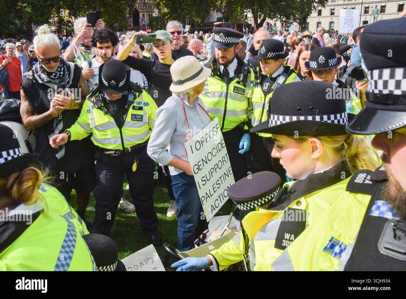 London, UK. 6th September 2025. Police officers surround an elderly ...
