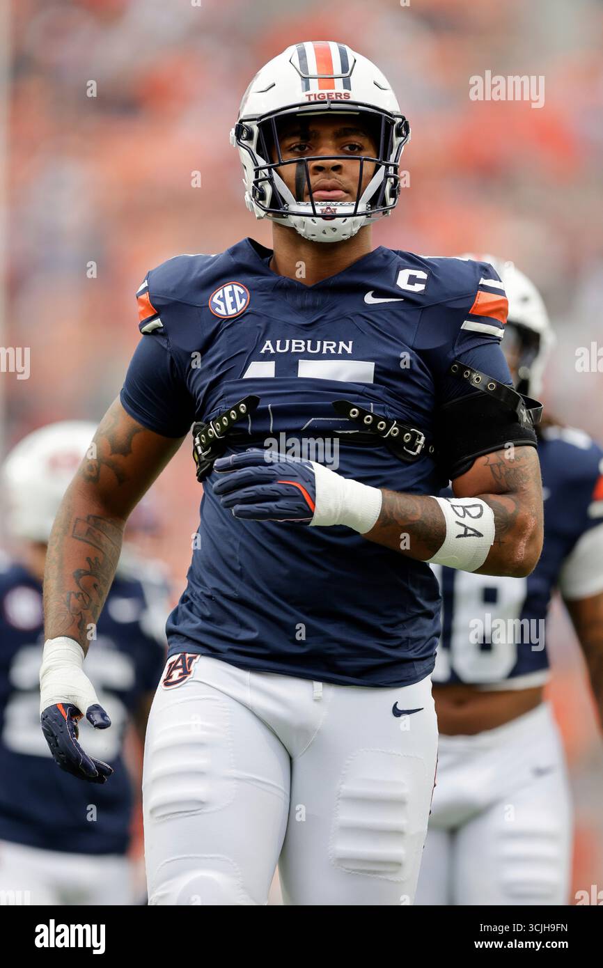 Auburn defensive end Keldric Faulk (15) warms up prior to an NCAA ...