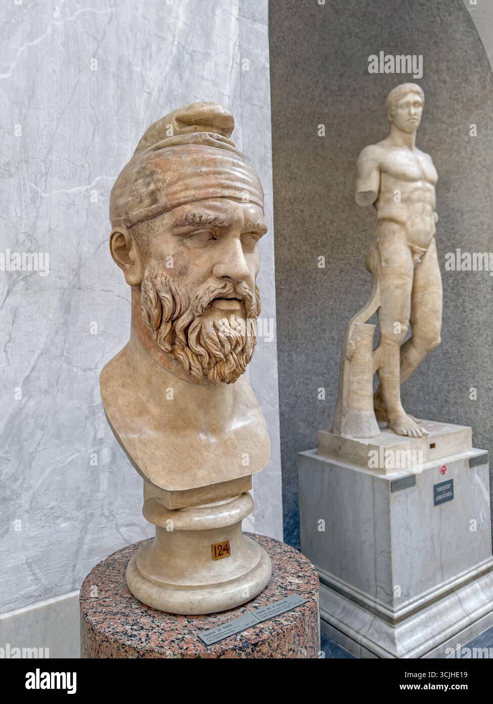 Dacian cap hi-res stock photography and images - Alamy