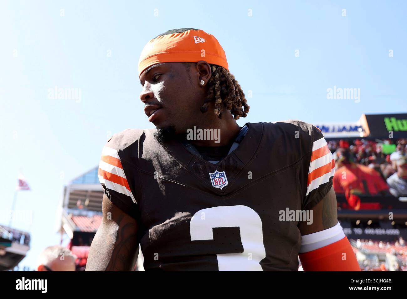 Cleveland Browns wide receiver Jerry Jeudy (3) warms up prior to the ...