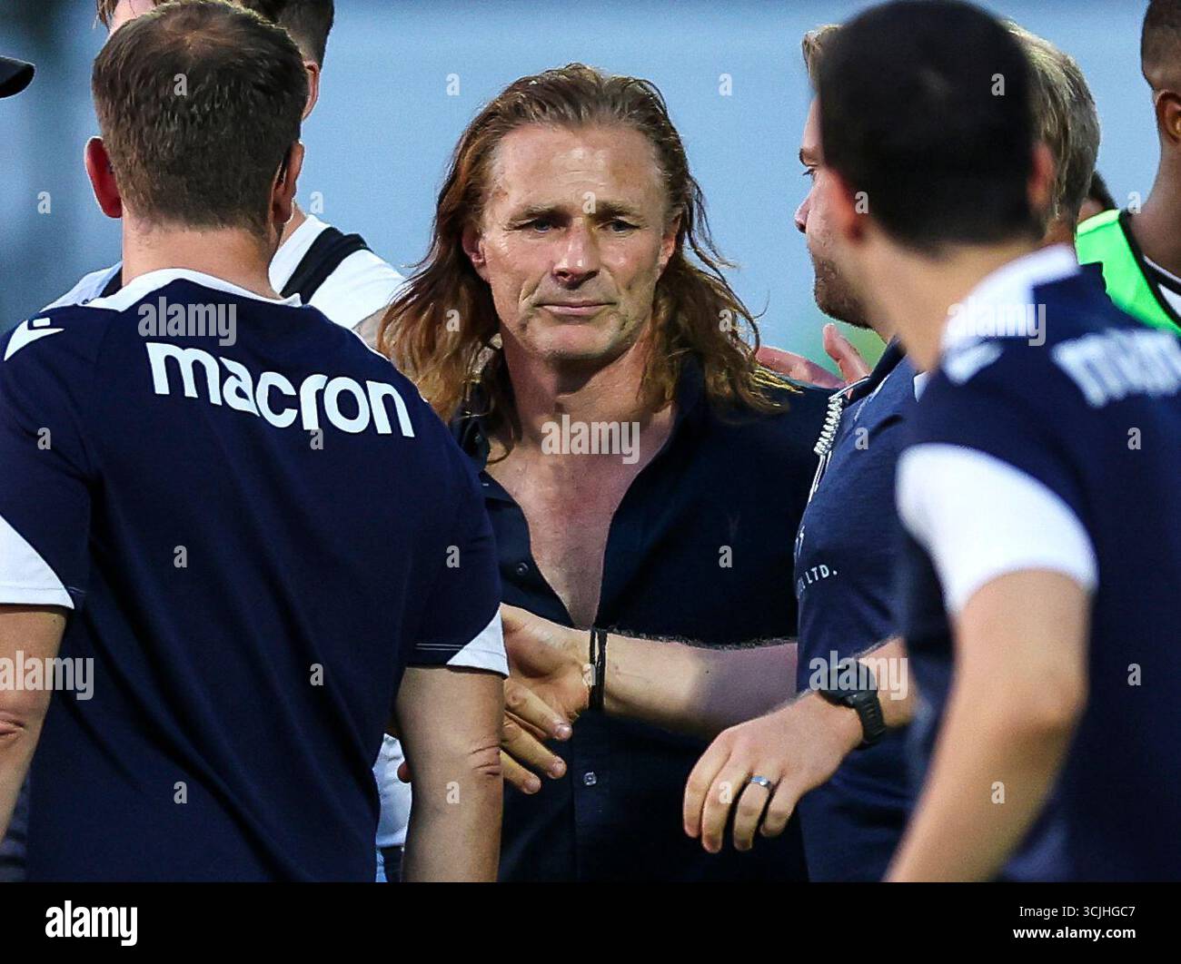 Bromley's Manager Andy Woodman and Gillingham's Manager Gareth ...