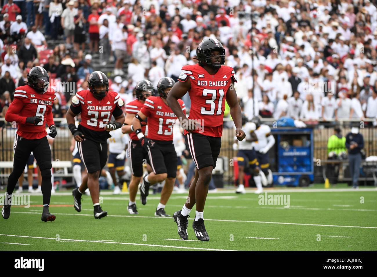 Texas Tech linebacker David Bailey (31) runs to the sideline during the ...