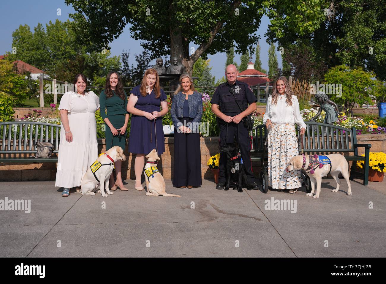 The Duchess of Edinburgh (centre) meets (left to right), Debbie Carver ...